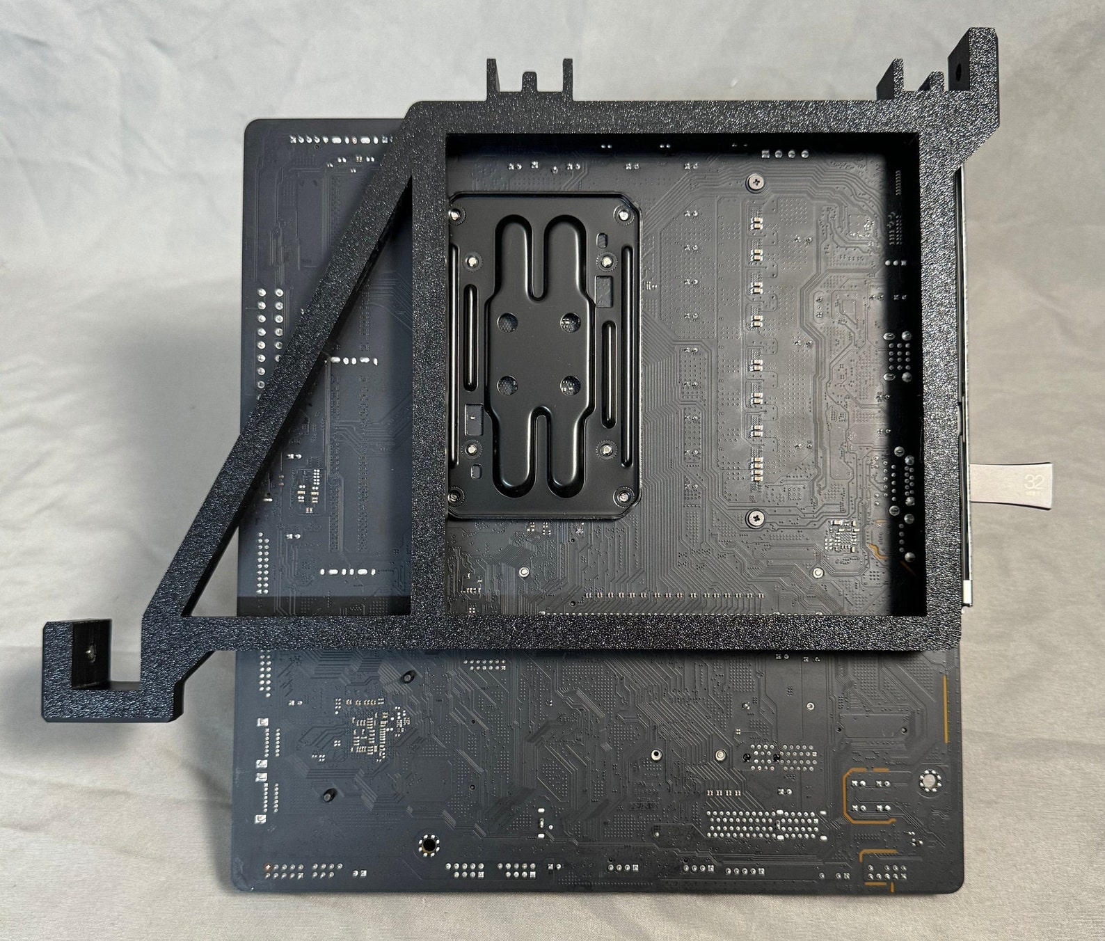 Veddha Motherboard Mounting Brackets for CPU Mining - Convert Open-air ...