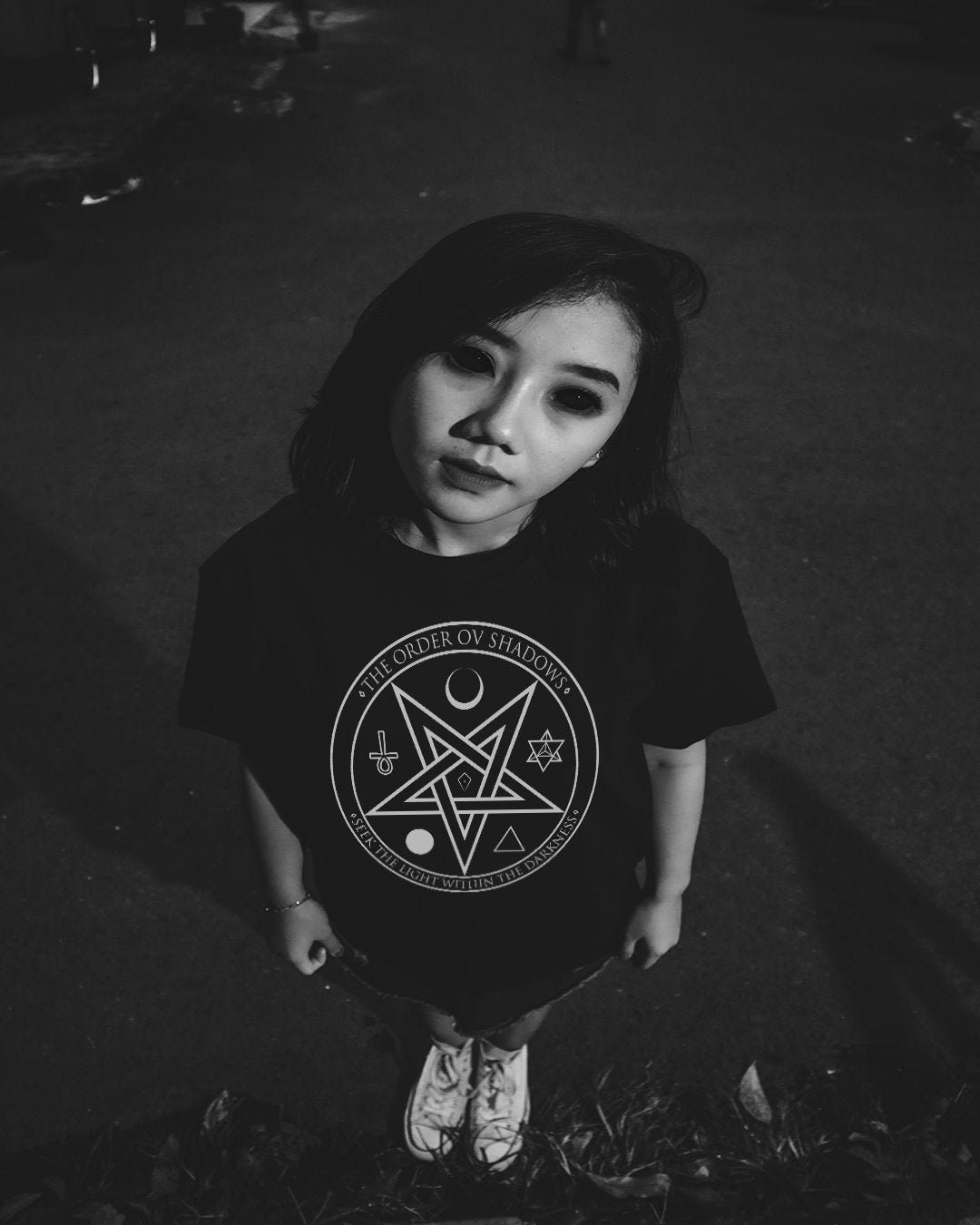 Ropa oculta Moda gótica Witchy Satanic Goth Ropa Camiseta gótica ...