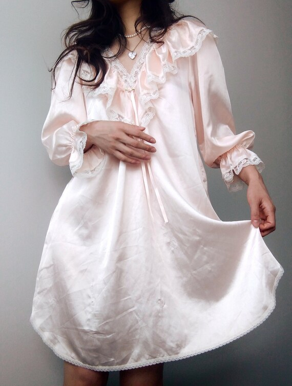 Vintage 70s Pastel Pink Gem