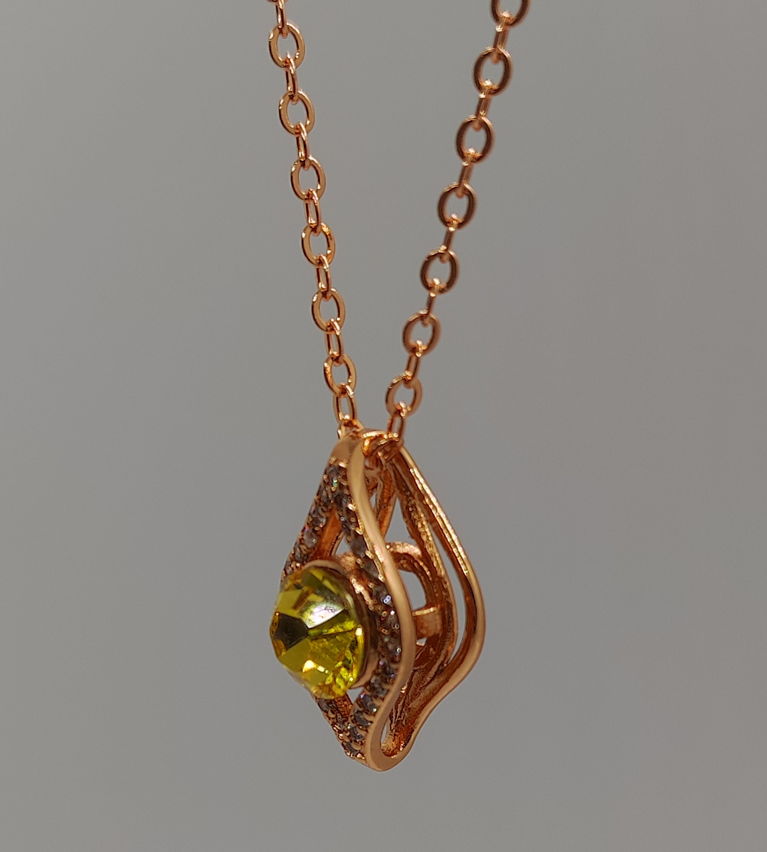 Yellow Stone Pendant for Cute Girls, Along With the 18 Beautiful ...