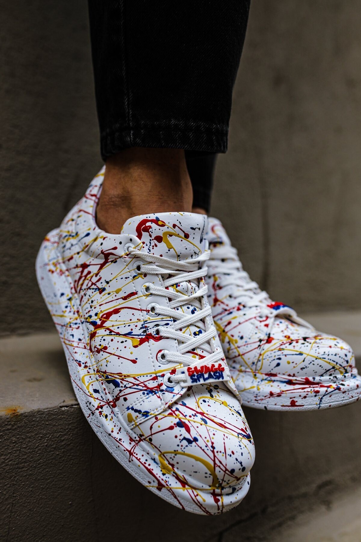 Black And White Photography With Color Splash Converse