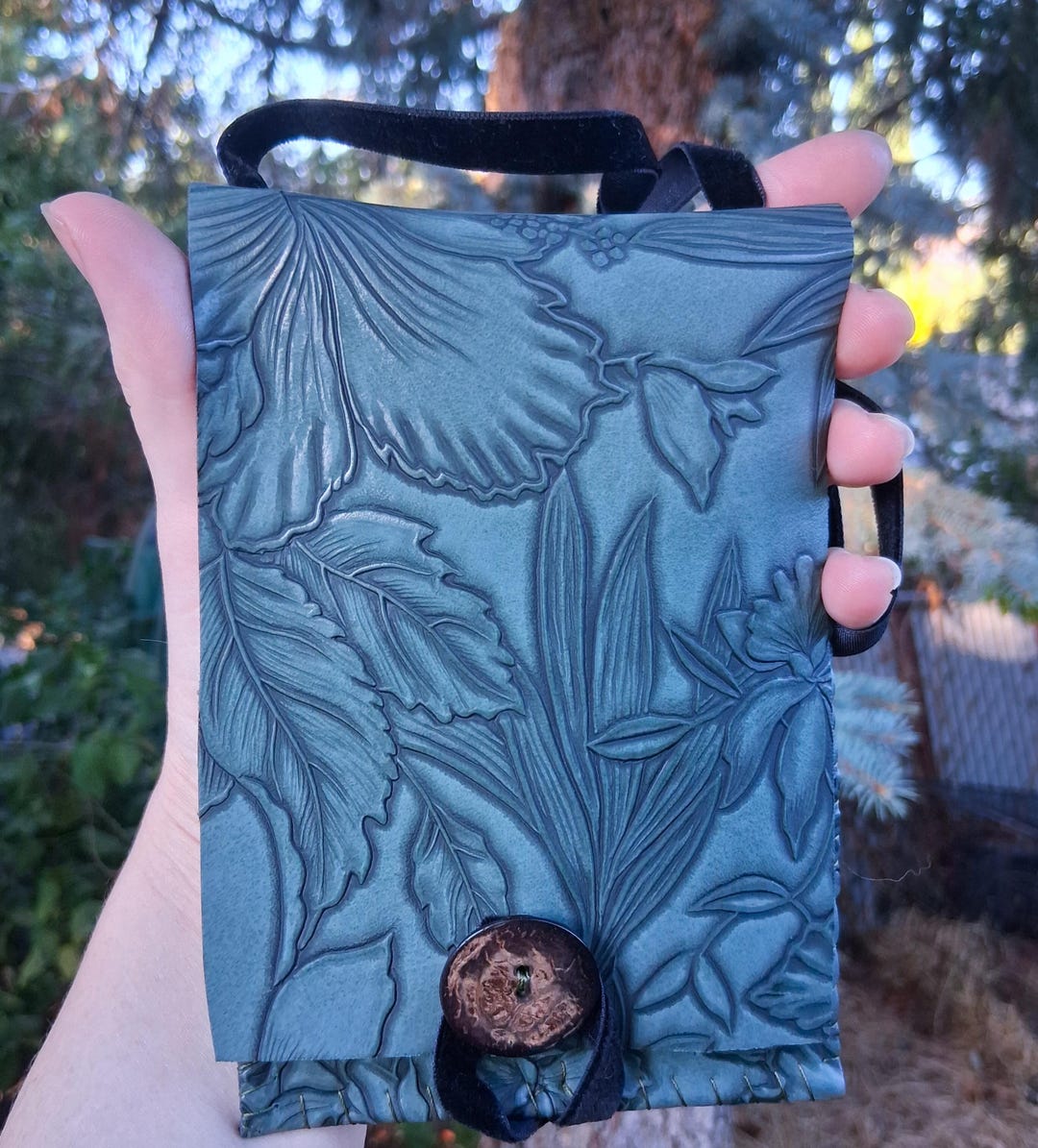 Leaf Wallet Necklace - Etsy