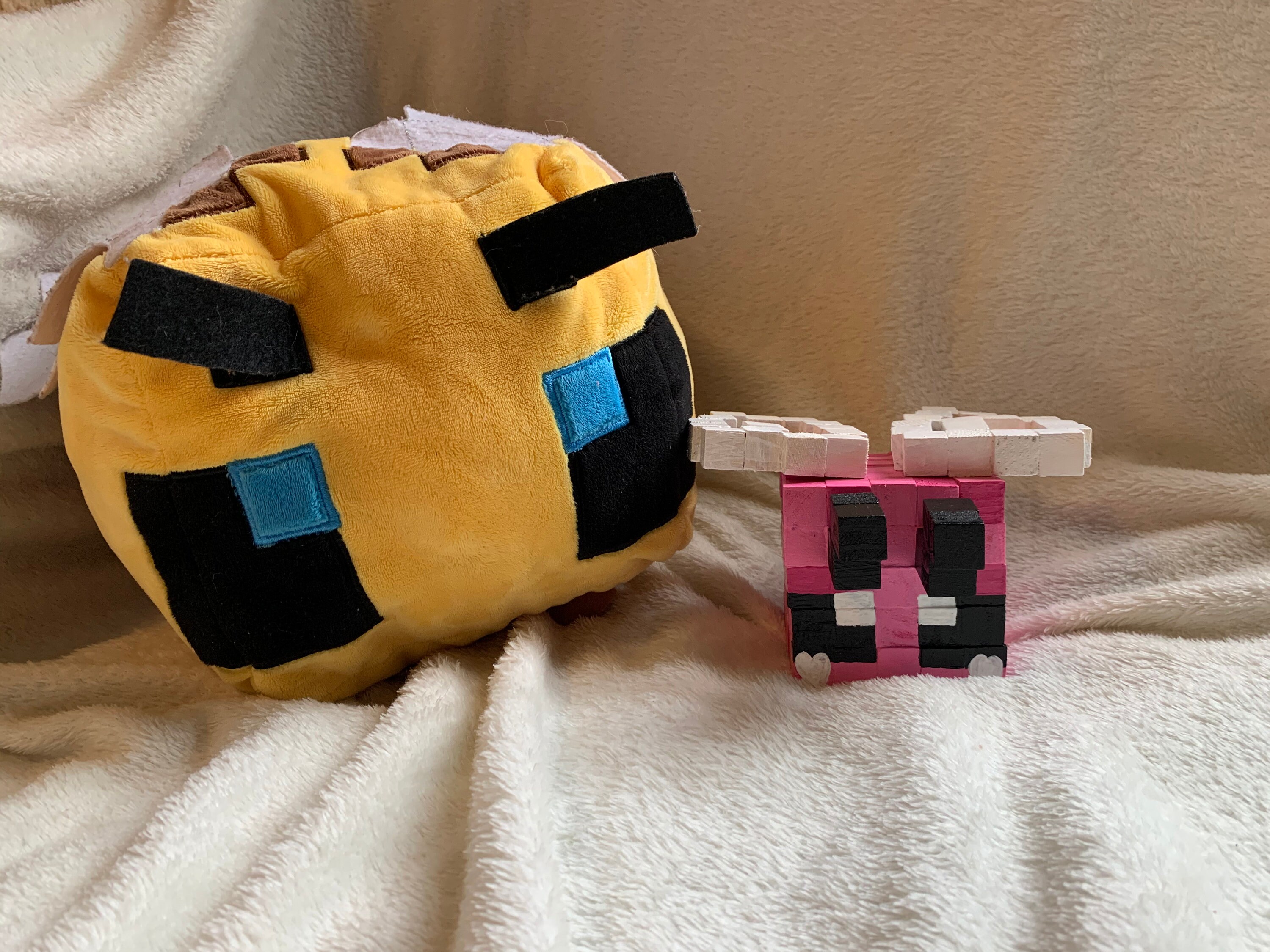 NEW LOKI BEE!! Wooden Minecraft Bee - Etsy UK