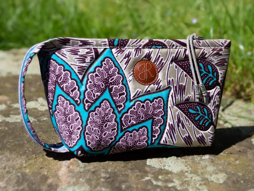 Ergonomic Padded Teapot Bag With Wide Opening: the Silver Tea-pouch - Etsy