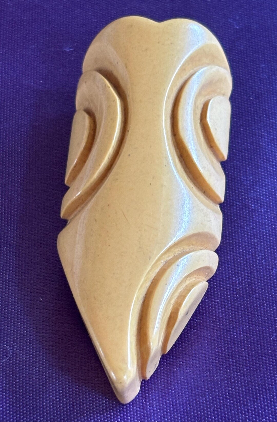 Vintage Butterscotch Bakelite Carved Fur Clip - Etsy