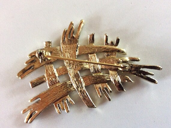 Woven Brushed Gold toned Brooch - Gem