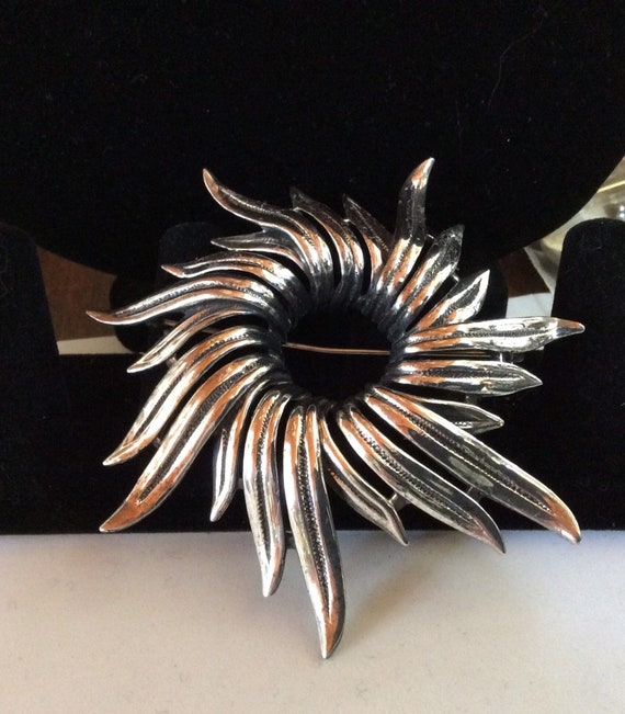 Vintage Tortolani Silver plated Flower Brooch - Gem