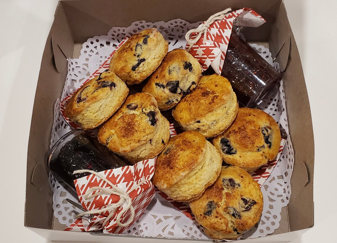 Mothers Day Freshly Baked Scones, Scone Gift Box, Picnic Box, 8 Pieces ...