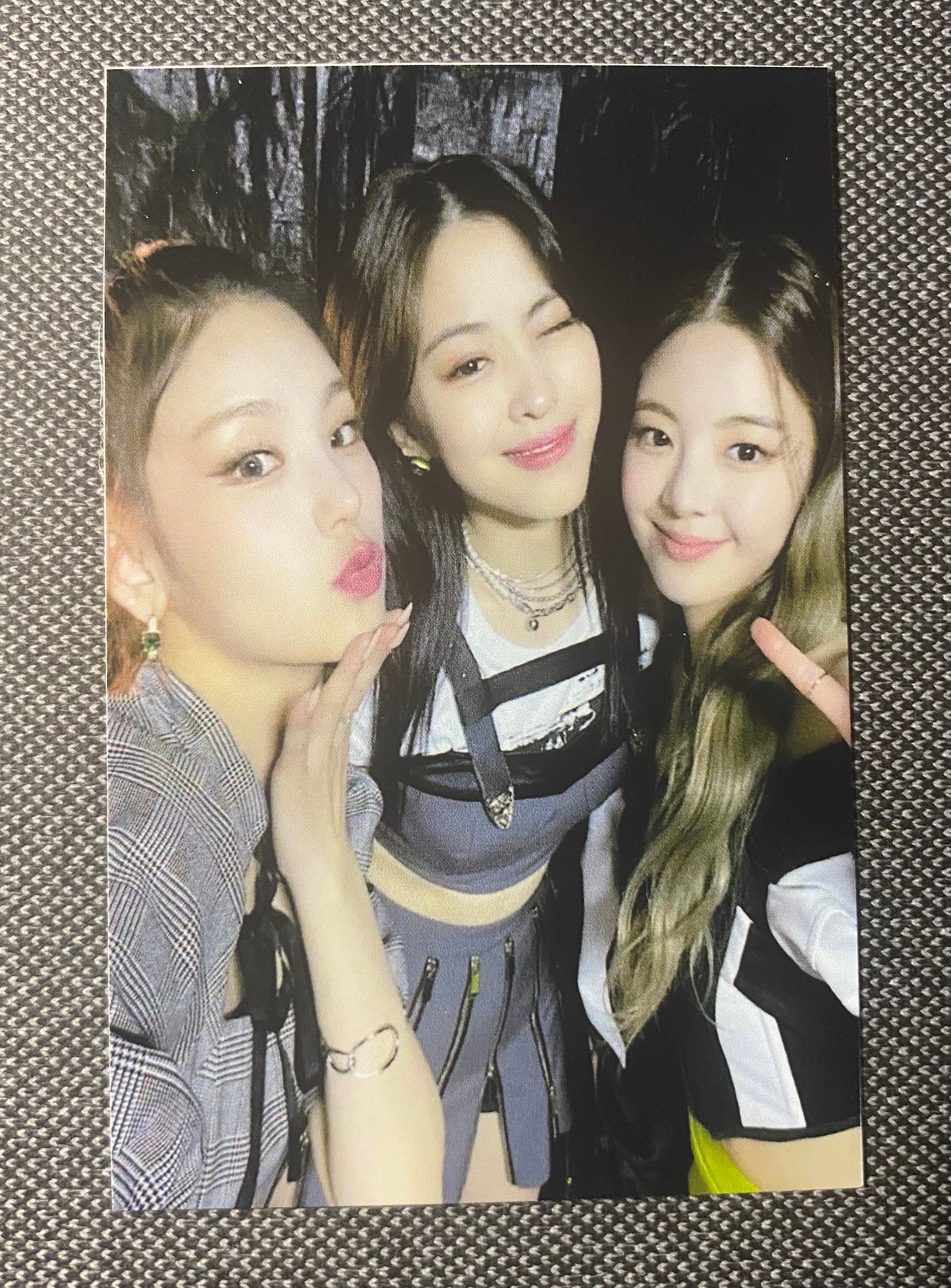 ITZY Glossy Photocards With Freebies Included! - Etsy