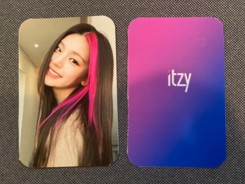 ITZY Glossy Photocards With Freebies Included - Etsy