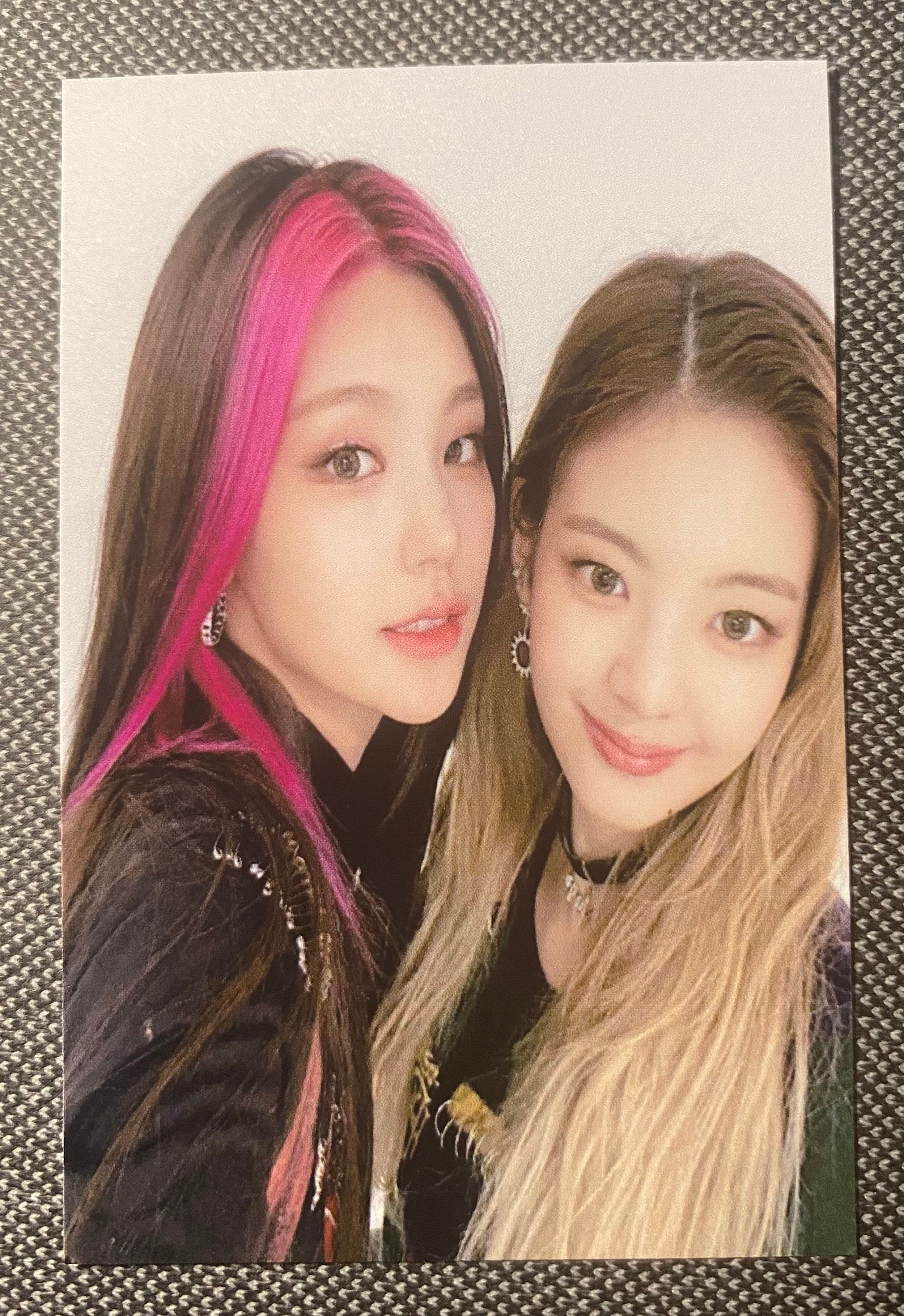 ITZY Glossy Photocards With Freebies Included! - Etsy