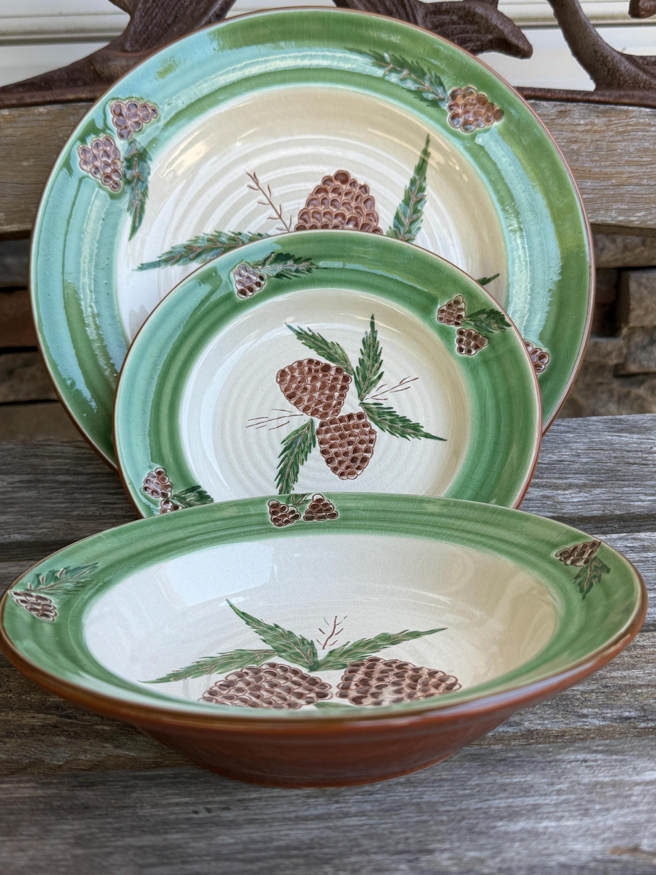 Christmas Dinnerware Set Pine Cone Hampton Forge Green Bands 6 Piece ...