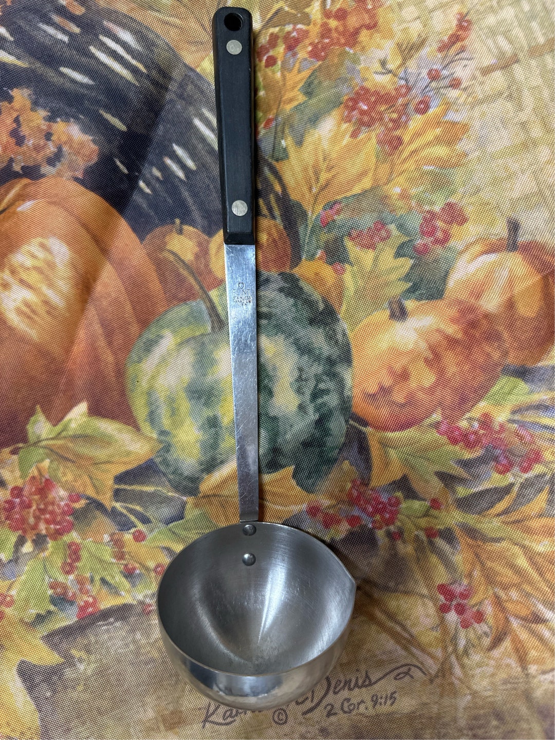 Flint Arrowhead Stainless Steel Vanadium Ladle Black Handle Spouted ...