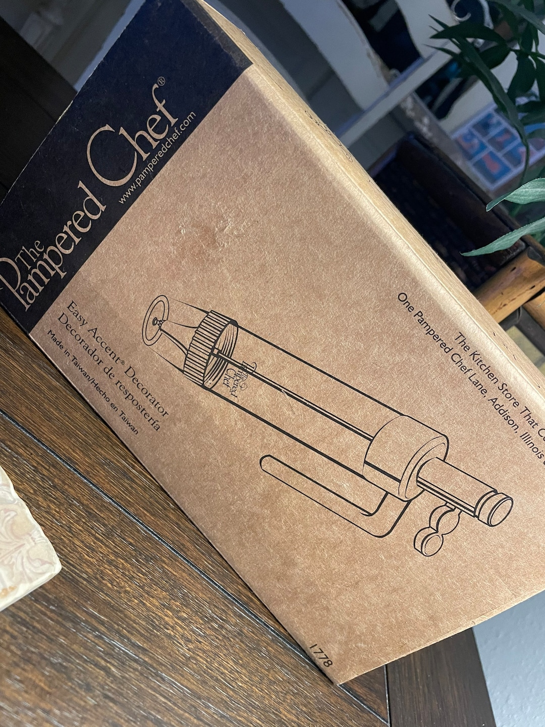 The Pampered Chef Easy Accent 1778 Cake Decorator Tool Kit Cake Icing ...