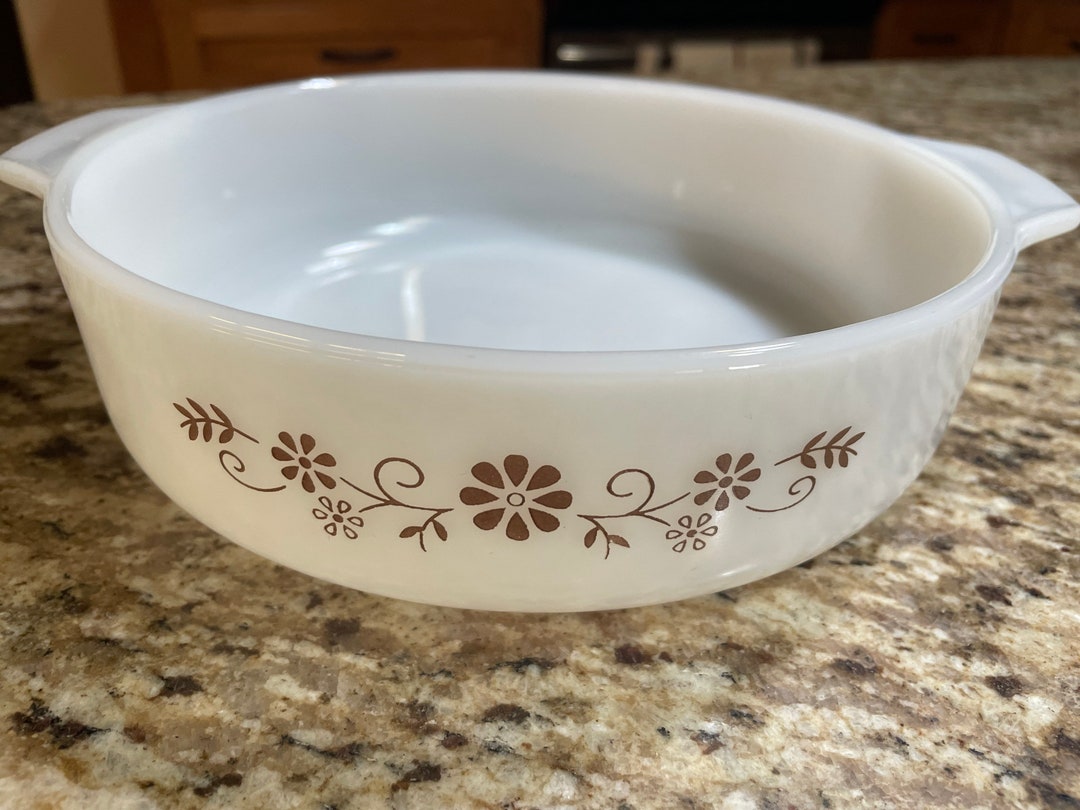 Vintage White Glass Round Casserole Dish Dynaware Pyr-o-rey Mexican ...