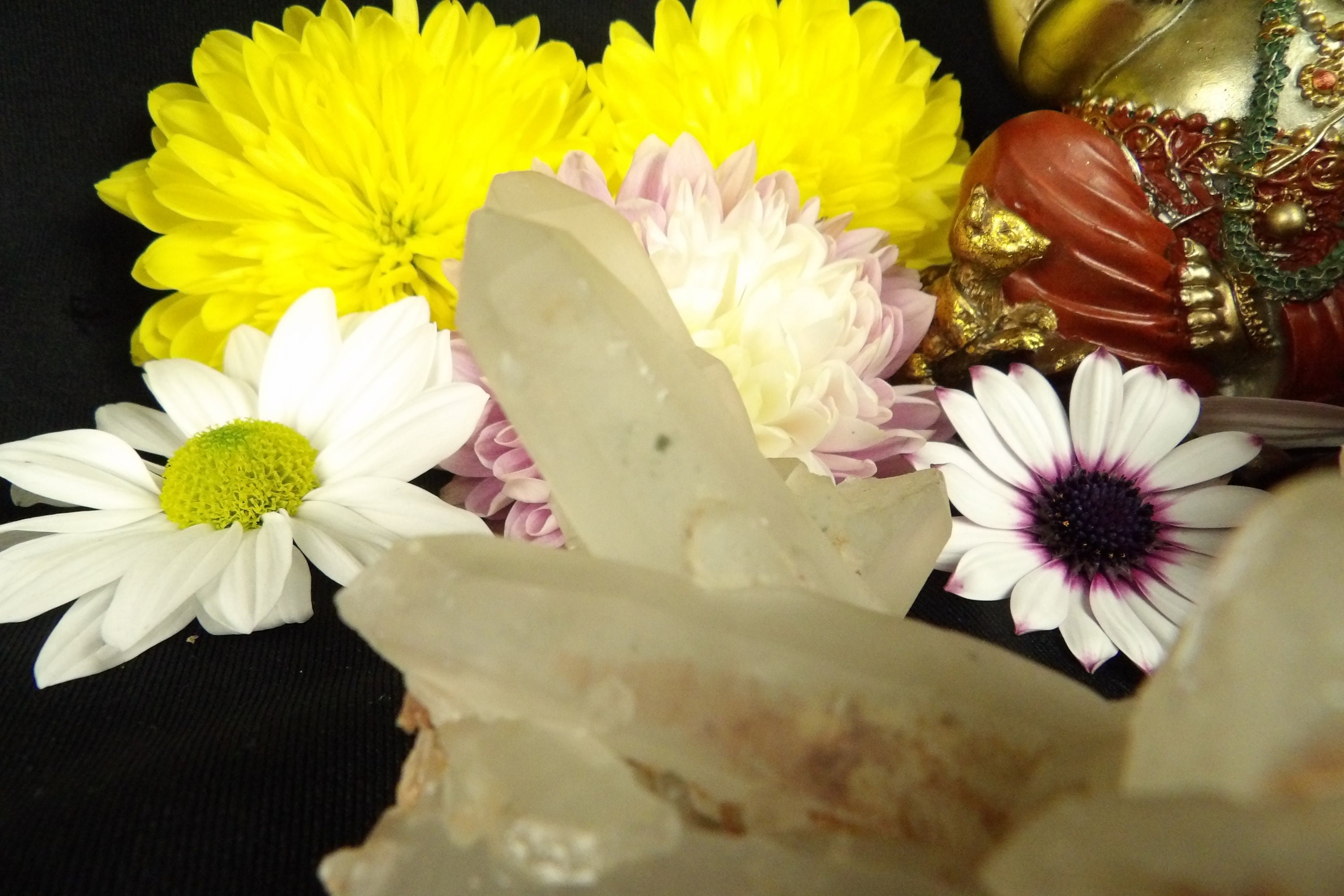 Naturally Curved / Bent Crystal Bridge Crystal in Quartz Cluster With ...