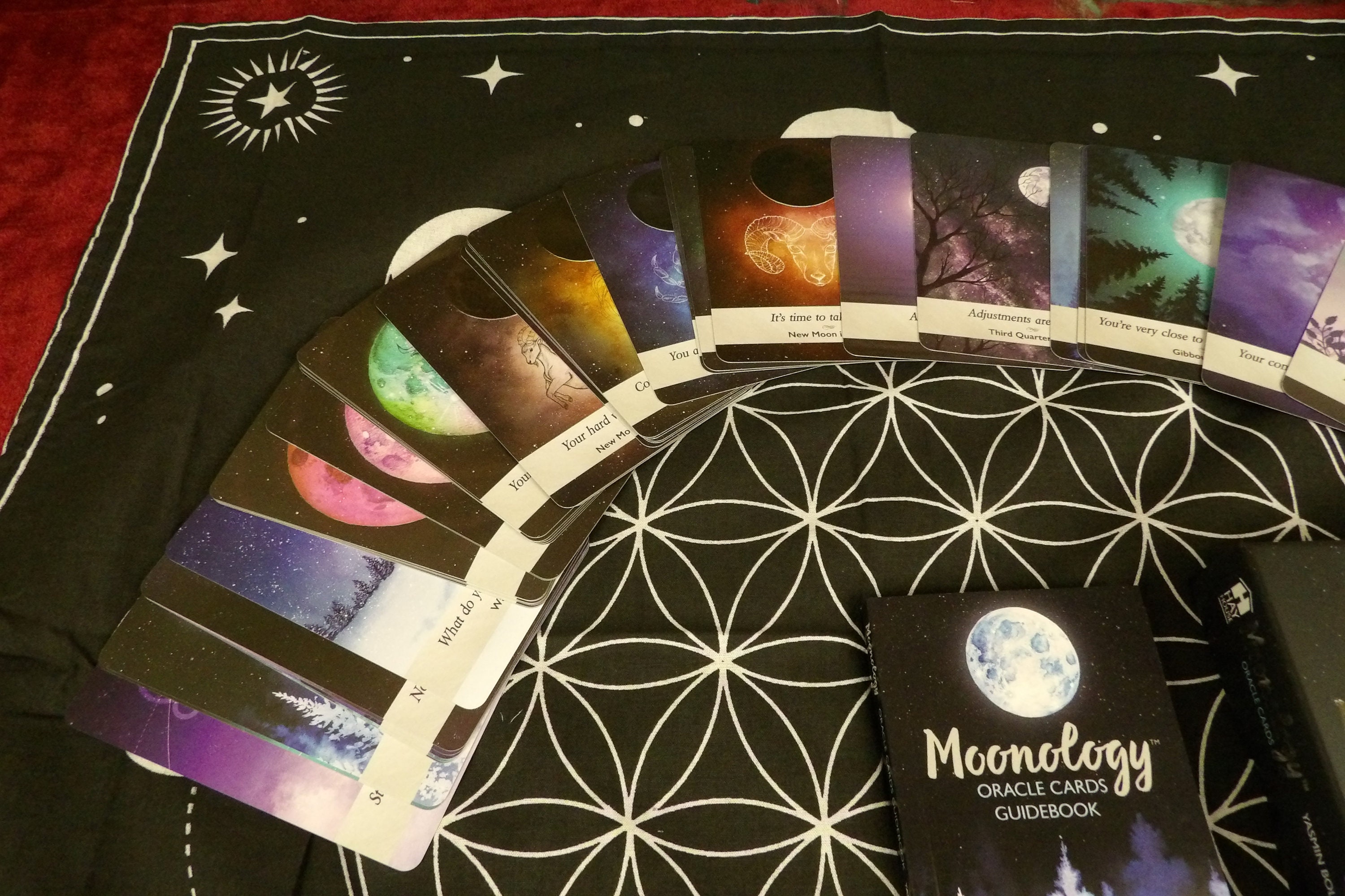 Moonology Oracle Card Set With Phases of the Moon Altar Cloth & 2 Raw ...