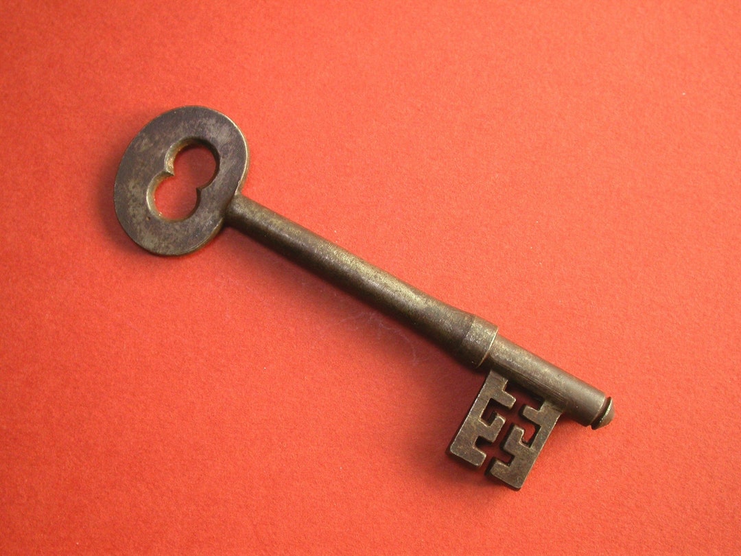 Antique British Rim Lock Key With Flat Bow - Etsy