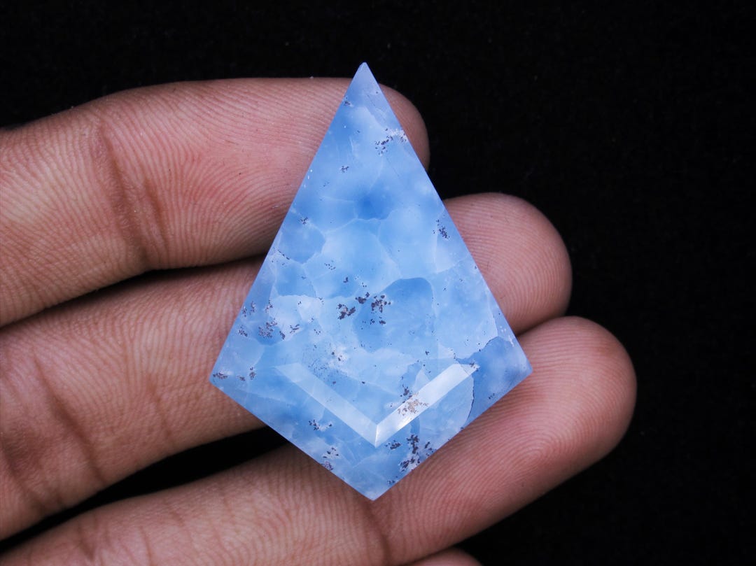 AAA Faceted Larimar Gemstone: Ocean Blue Kite Shape Pendant (36x27x8 Mm ...