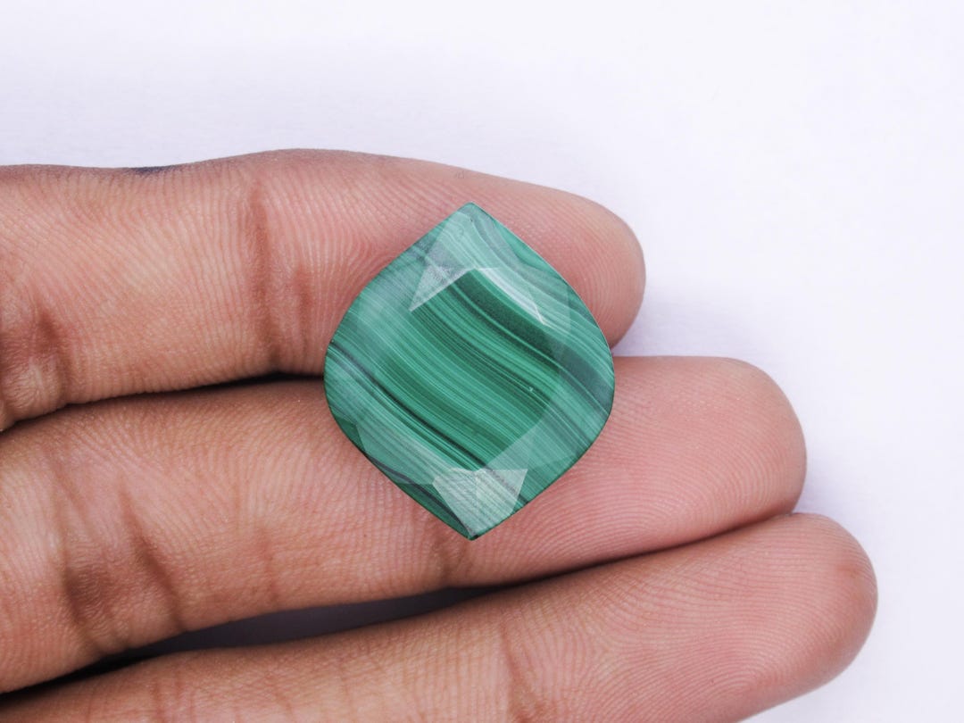 Natural Malachite Gemstone, Eye Shape Malachite Chakra Stone, Faceted ...