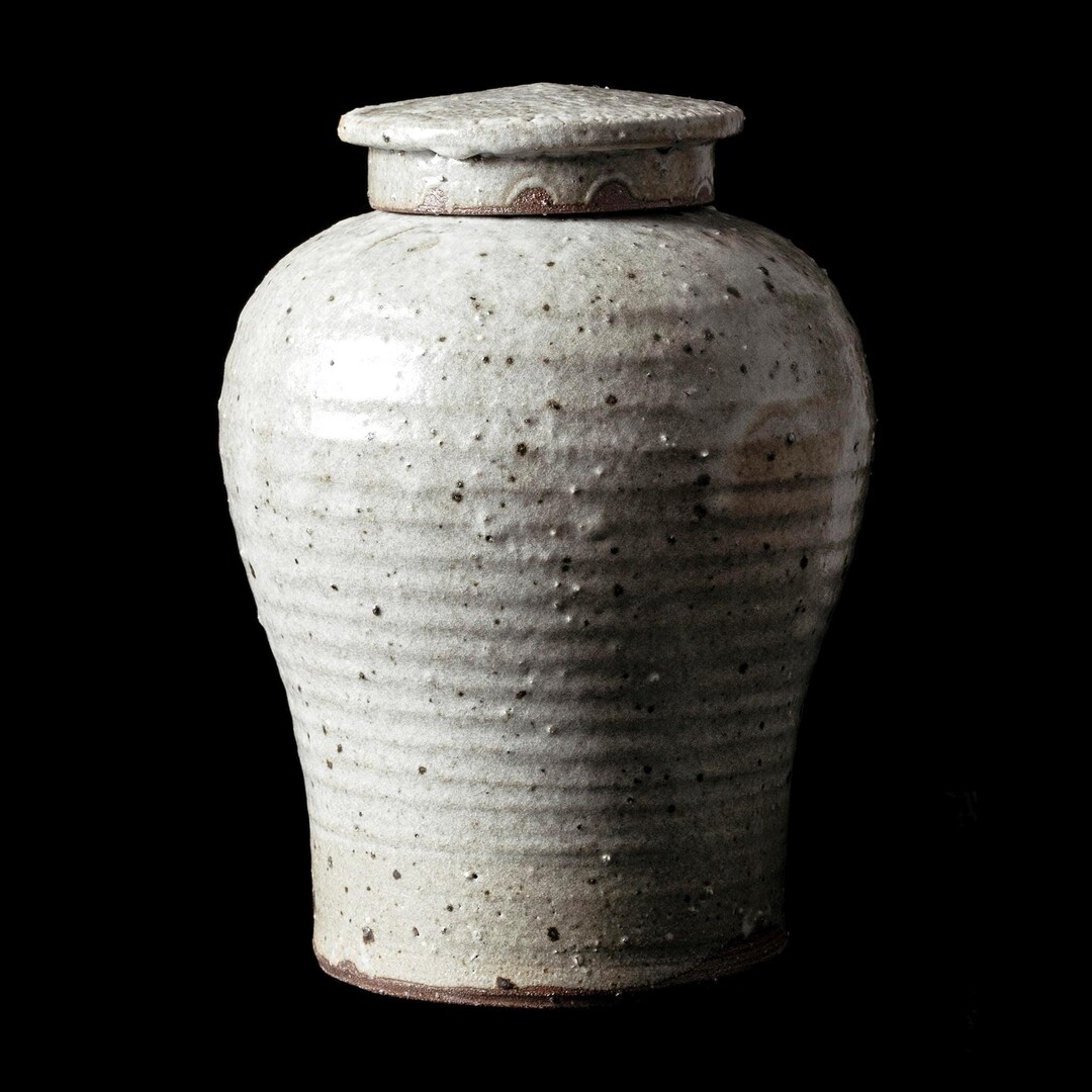 Minimalistic Handmade Cremation Urn for Ashes – Large Size Classic ...