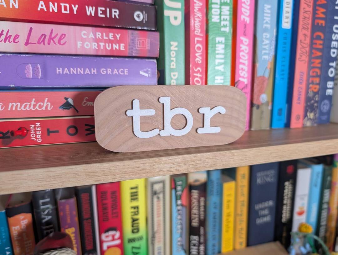 Wood Look TBR Sign | 3D Printed Bookshelf Decor | to Be Read Book Sign ...