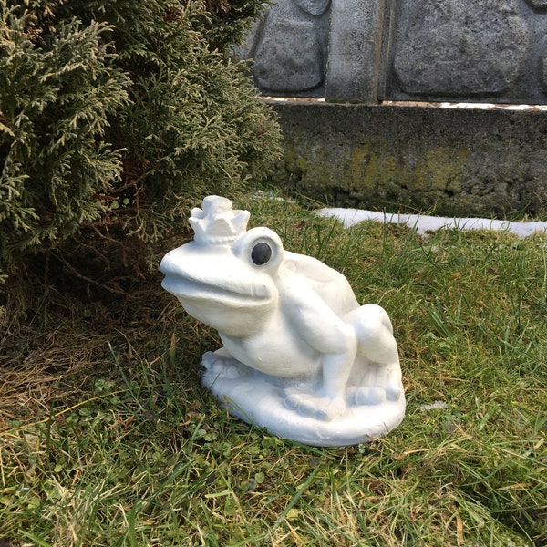 Concrete Toad - Etsy