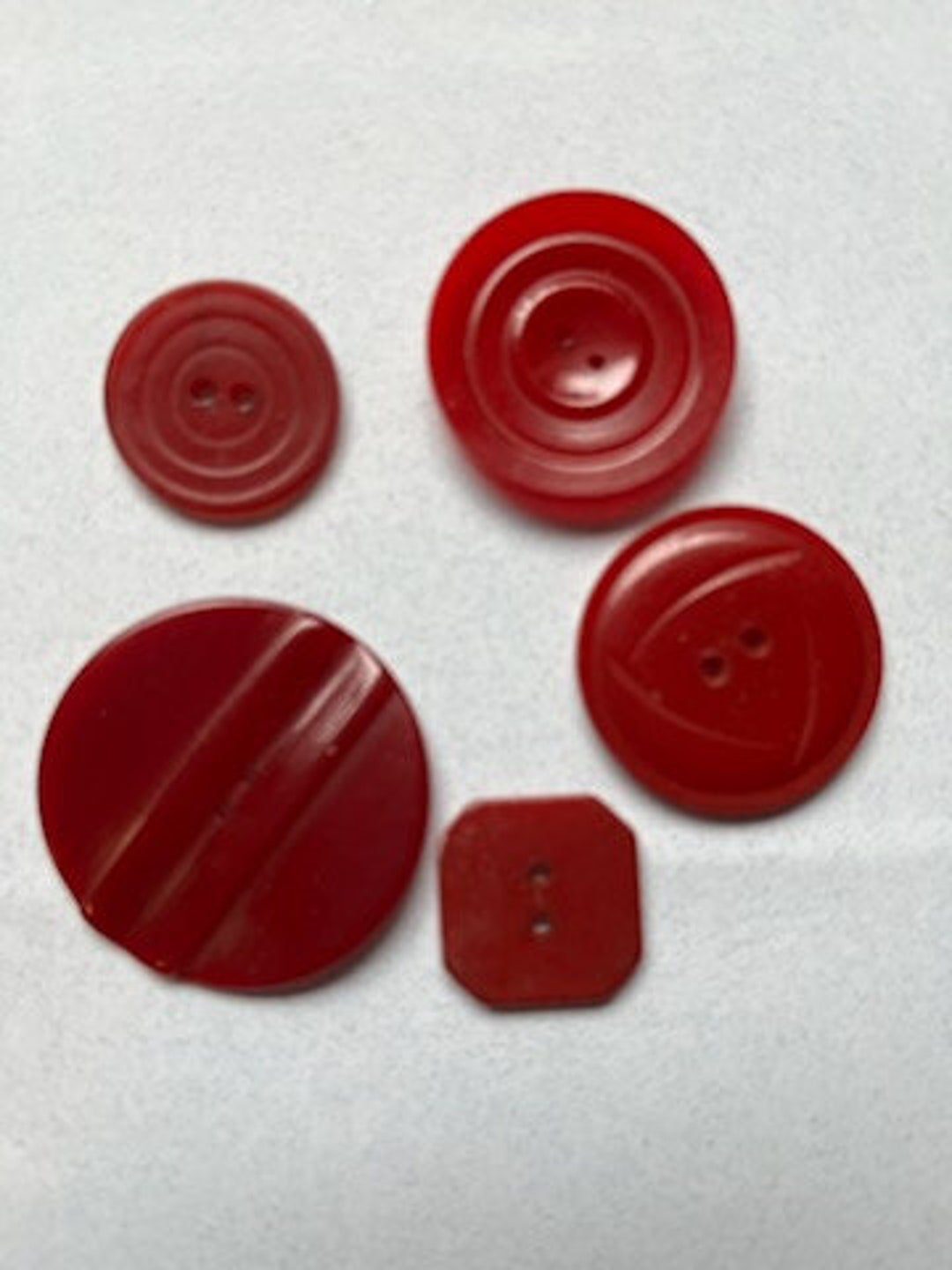 Bakelite Vintage Red Sew Through Set of Five - Etsy