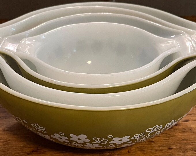 Vintage 1970s 4-piece Pyrex Spring Blossom Crazy Daisy White & Green ...