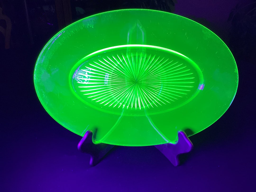 UV Uranium Vaseline Glass Very Large Decorative Serving Plate Nice Deep ...