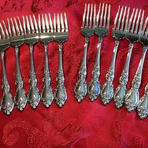 Woodsworth Pattern Oneida Stainless Steel Elegant Roses 35 Pieces in New Condition Tableware ...