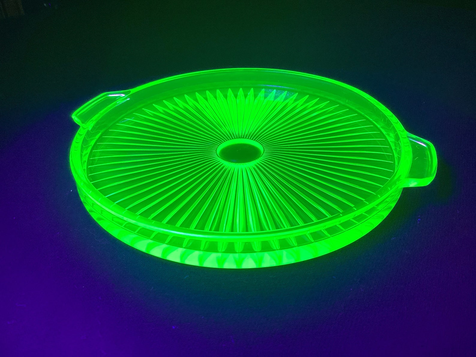 UV Uranium Serving Plate Great Detail Spiral Design Deep Glow for ...