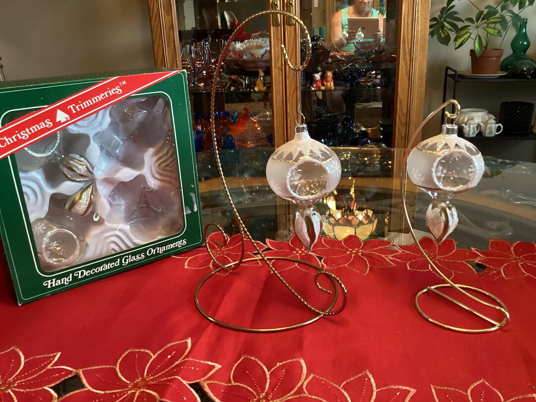 TARIFFS INCLUDED Christmas Bobbles Cut Face With Icicle Style on ...