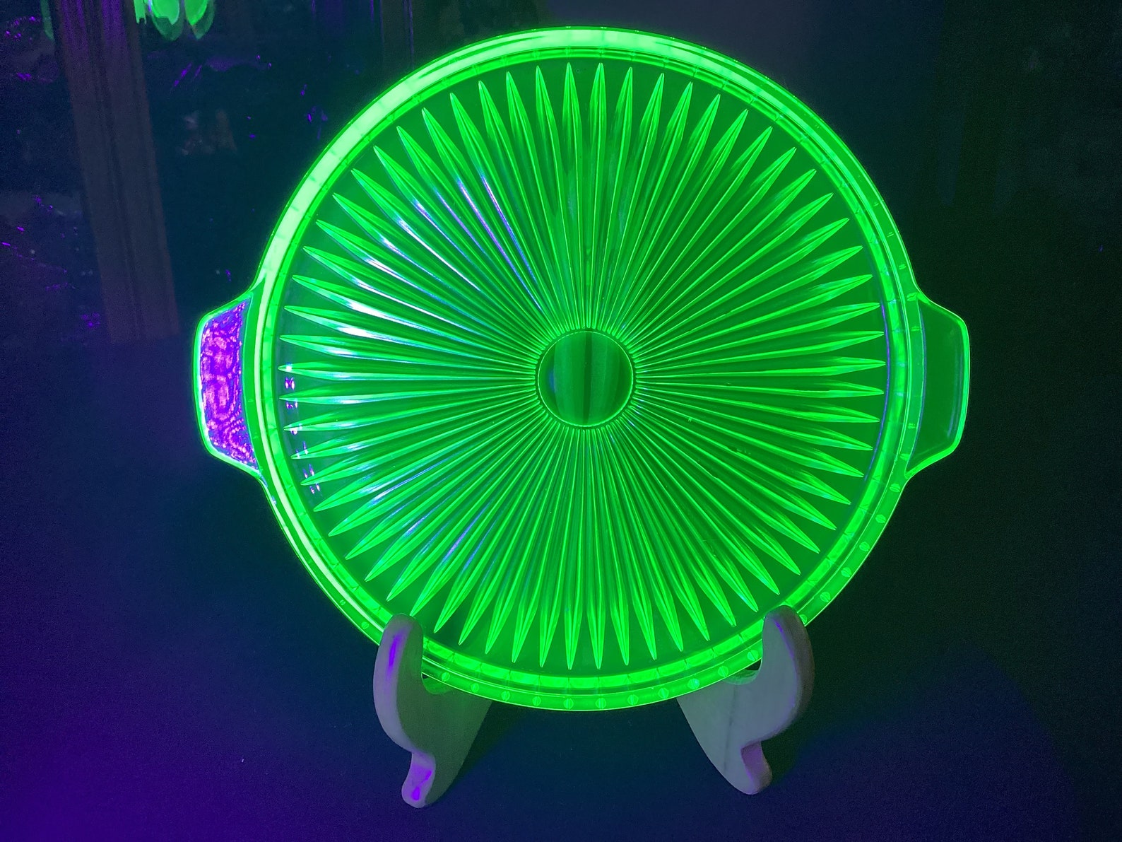 UV Uranium Serving Plate Great Detail Spiral Design Deep Glow for ...