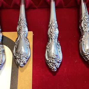 Woodsworth Pattern Oneida Stainless Steel Elegant Roses 35 Pieces in ...