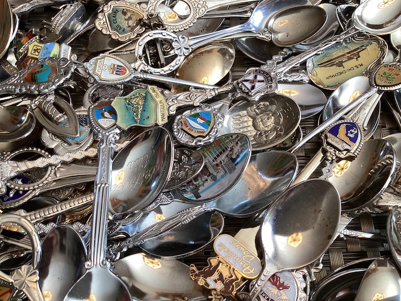 TARIFFS INCLUDED Souvenir Spoons Surprise Me Set of 10 /20 or 30 Groups ...