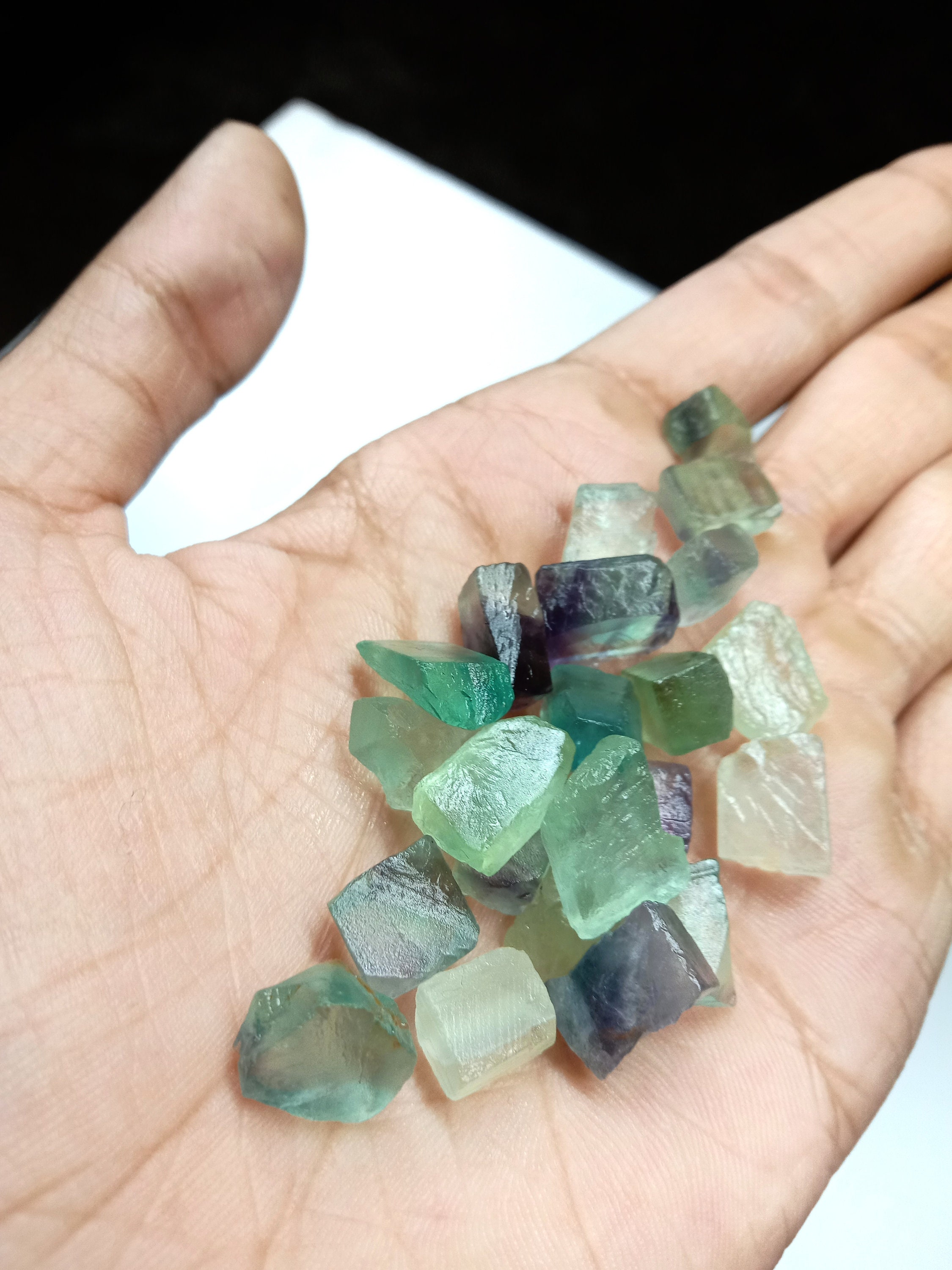 Naturale Multi Colour Fluorite Rough Gemstone Fluorite - Etsy