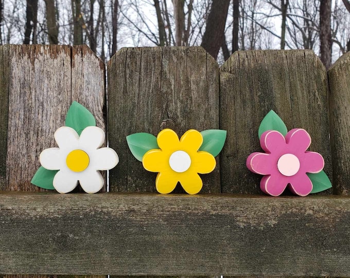 Mini Daisy Flower Decor, Wood Daisy, Wooden Flower With Leaves, Spring ...
