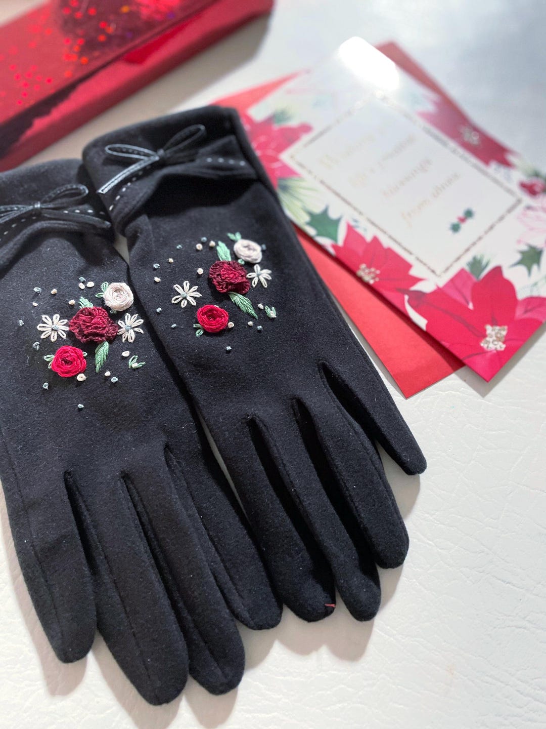 Hand Embroidered Elegant Vintage Gloves. - Etsy