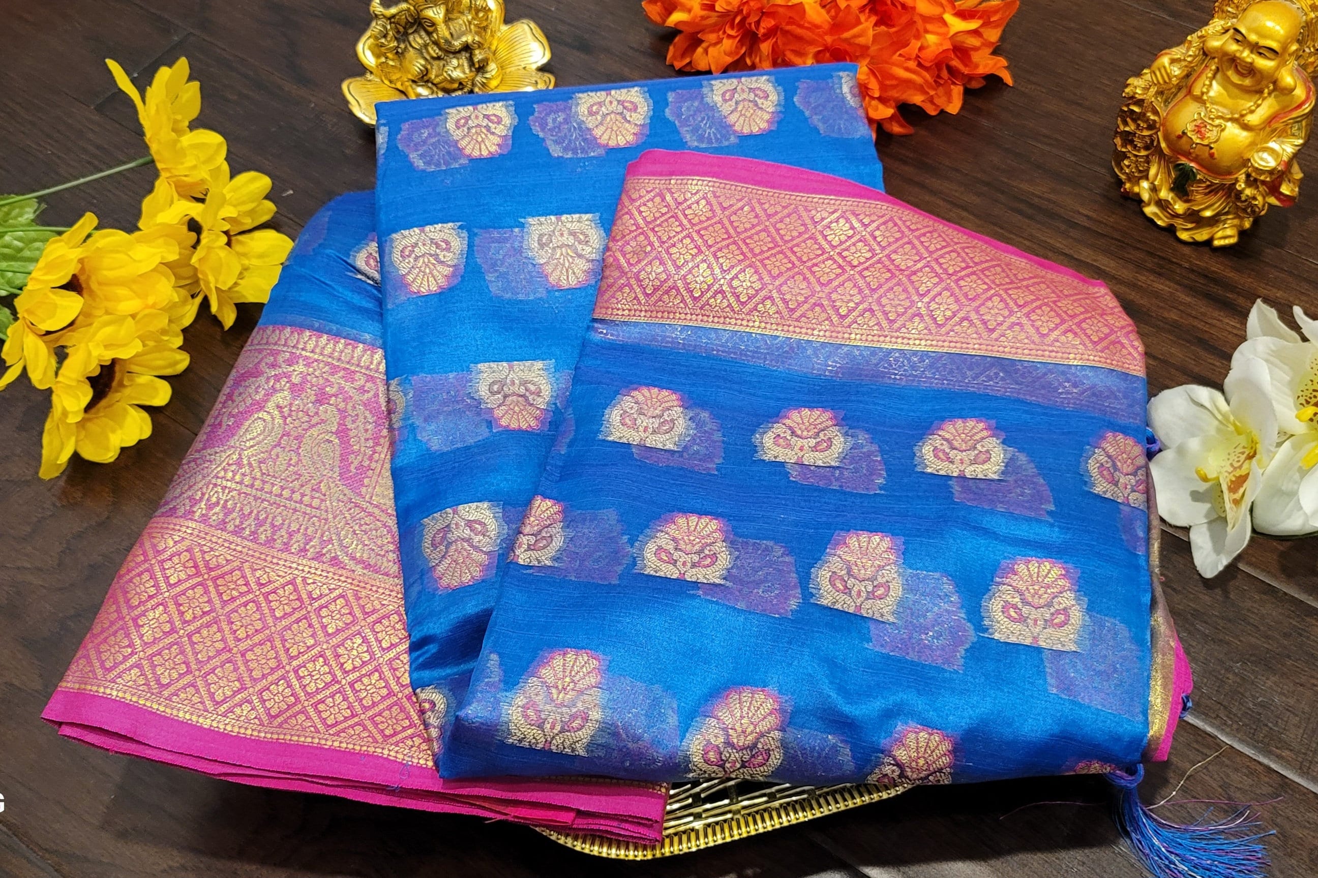 Women's Sarees: Beautiful Silk Weaving Saree With Unstitched Blouse for ...