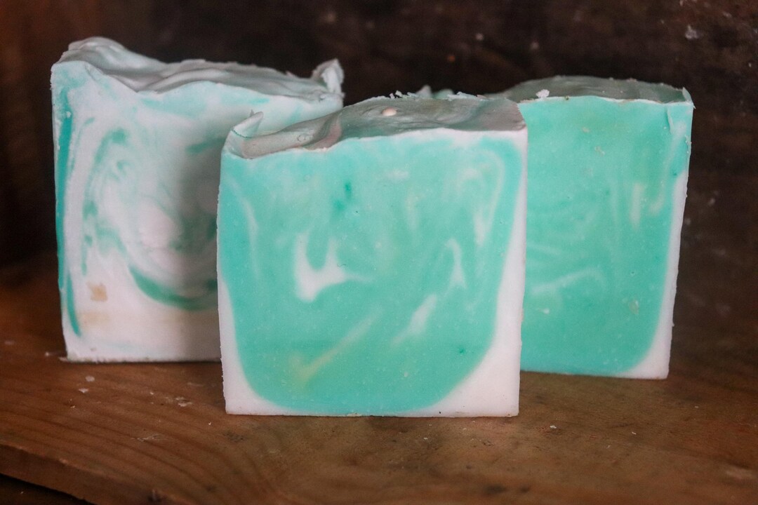 Tallow Evergreen & Apple Soap Bar – Handcrafted Holiday Soap | Farm ...