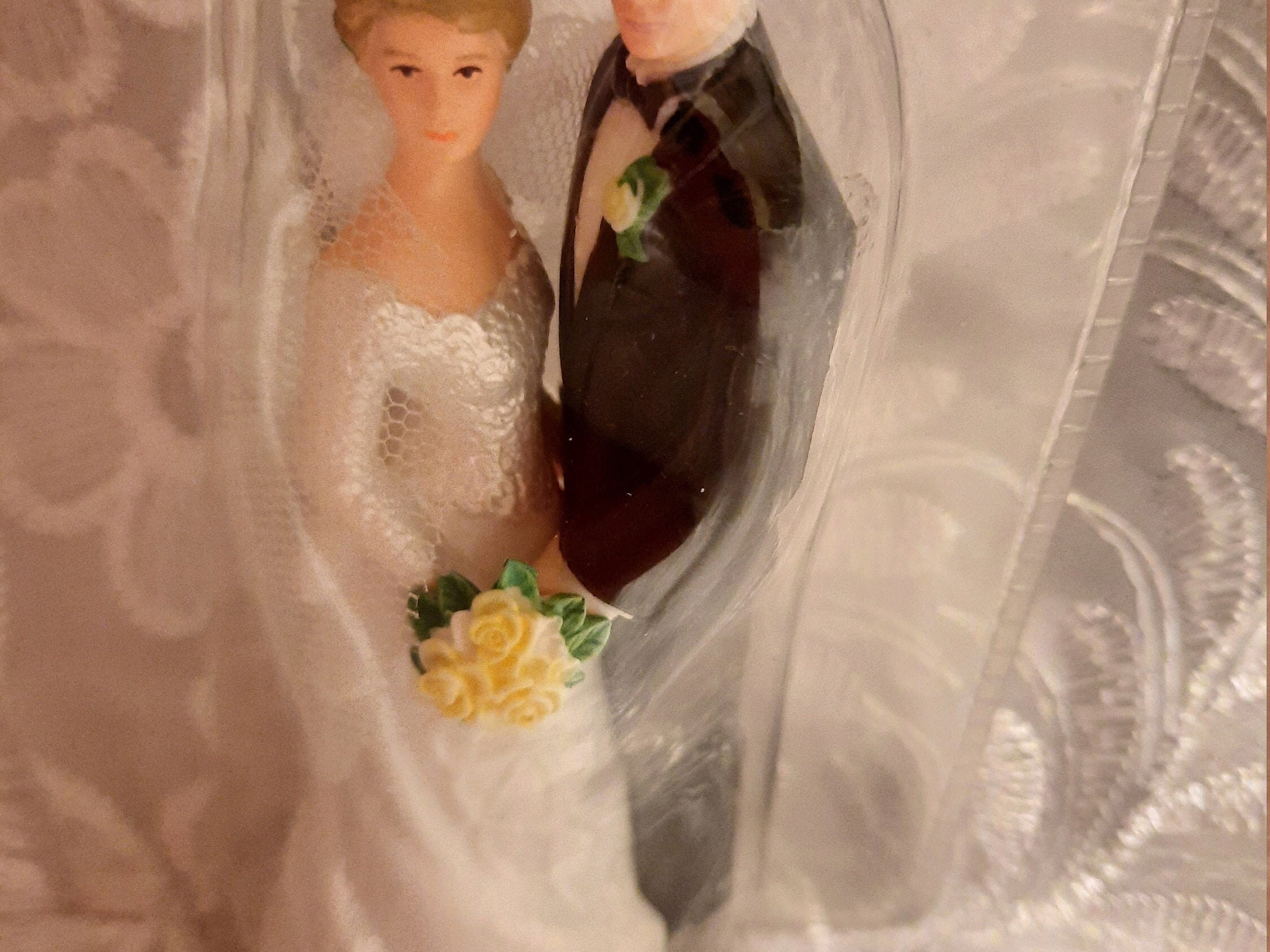 Wilton Wedding Cake Topper Bride Short Blonde Hair Groom Dark Hair. - Etsy