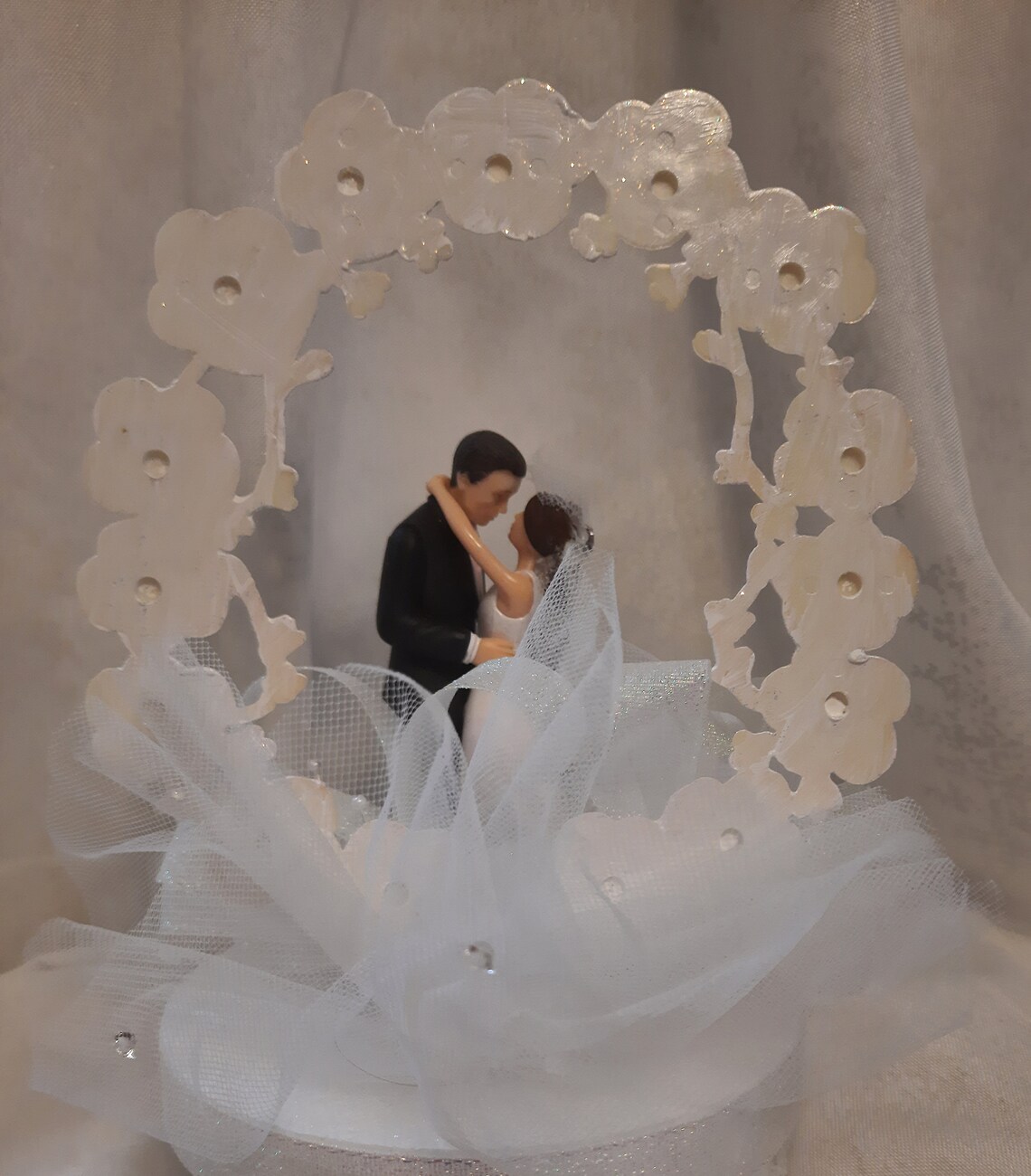 Wedding Cake Topper Caucasian Dark Hair Bride With Veil, and Groom - Etsy