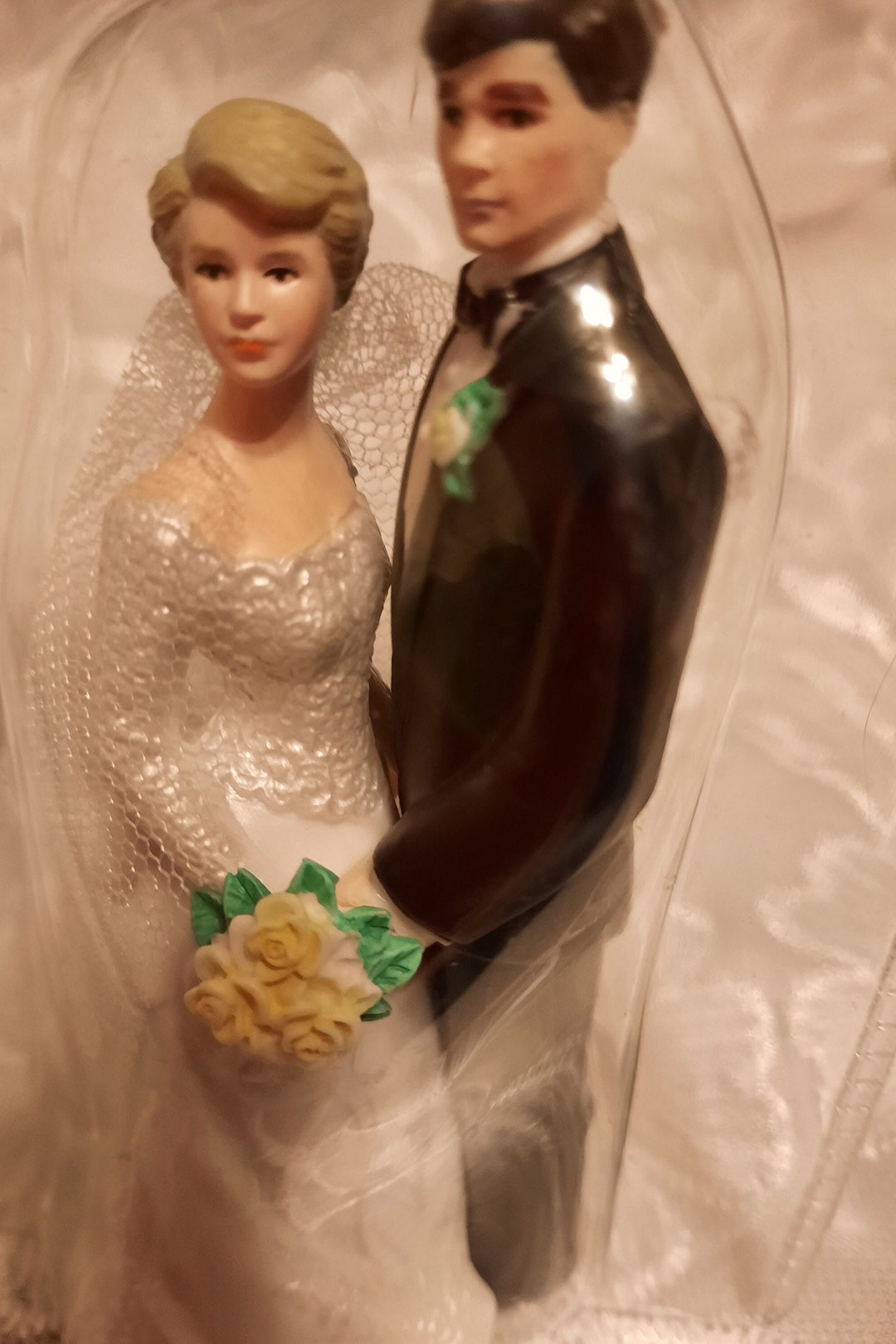 Wilton Wedding Cake Topper Bride Short Blonde Hair Groom Dark Hair. - Etsy