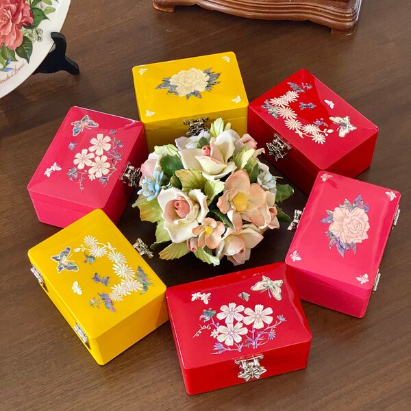 Traditional Jewelry Box - Etsy