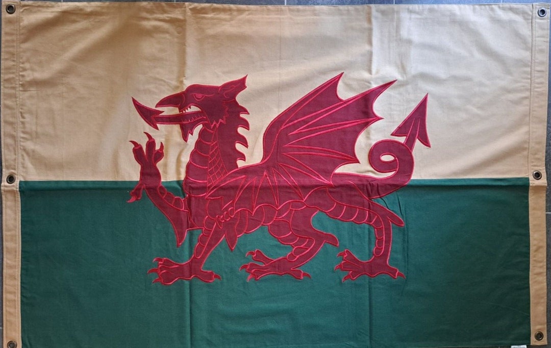 Wales Welsh Dragon Fully Sewn Vintage-look Flag 152cm X 101cm - 6 ...