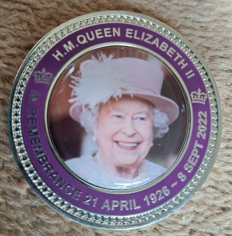 Queen Elizabeth II Commemorative Coin in Box A Life of - Etsy
