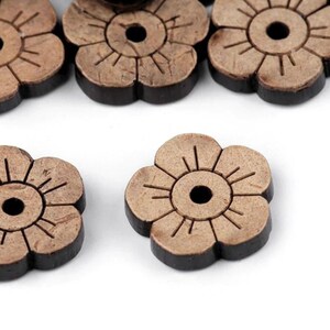 10 Flower Shaped Coconut Shell Buttons, 15mm, Floral Embellishments - Etsy