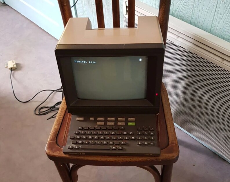 Oldest Computer (1980), French, Still Working - Etsy