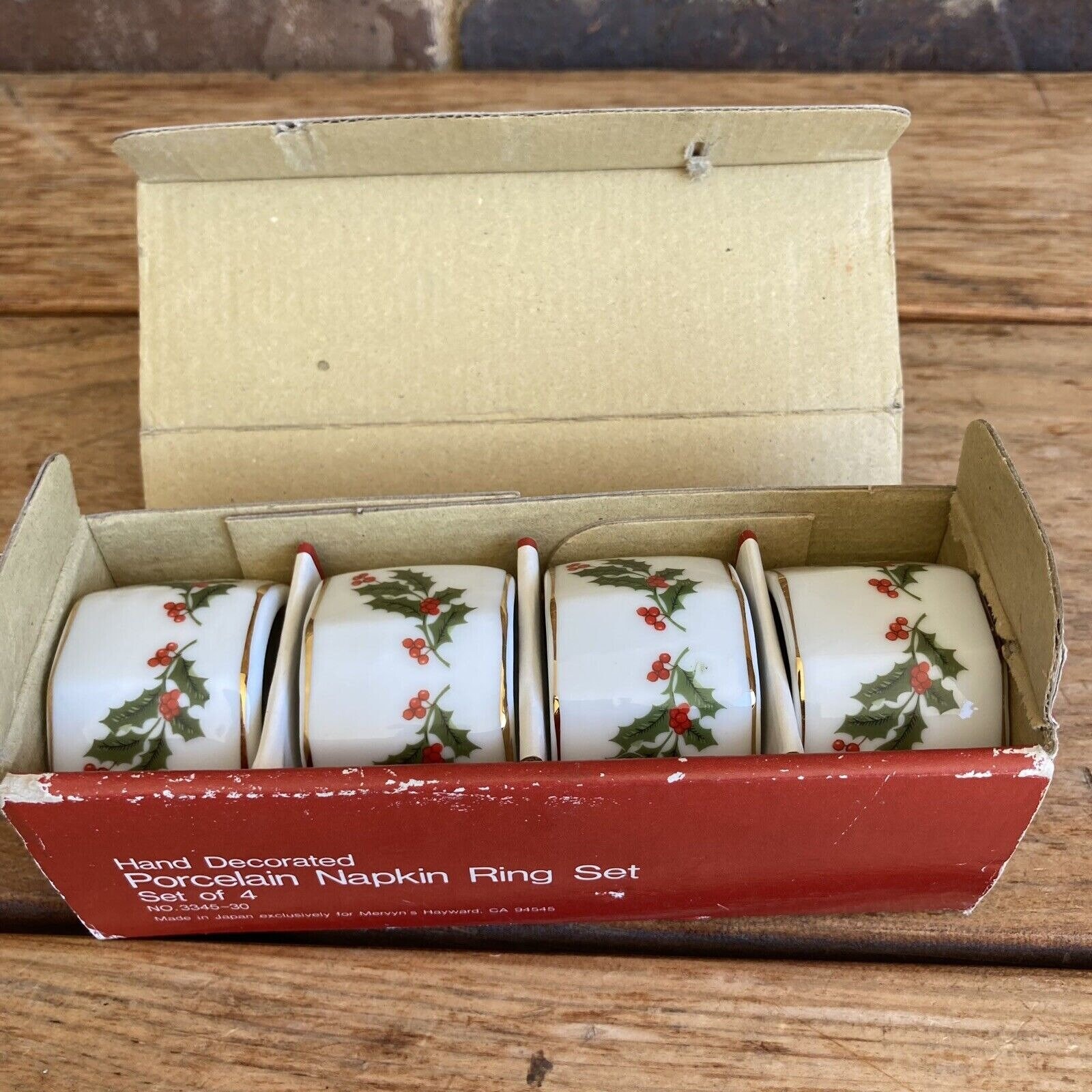 Vintage Set of 4 Mervyn's Porcelain Napkin Rings Holly Berries With Box ...